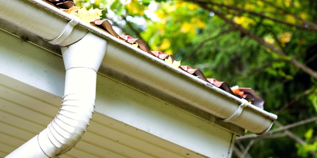 How To Test Your Gutters For Leaks | Exterior Medics